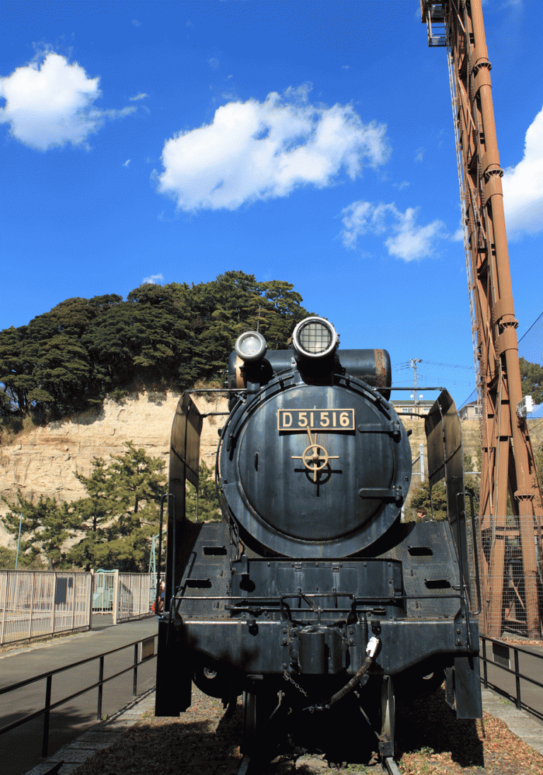 蒸気機関車を訪ねる～本牧市民公園のD51 516号機～